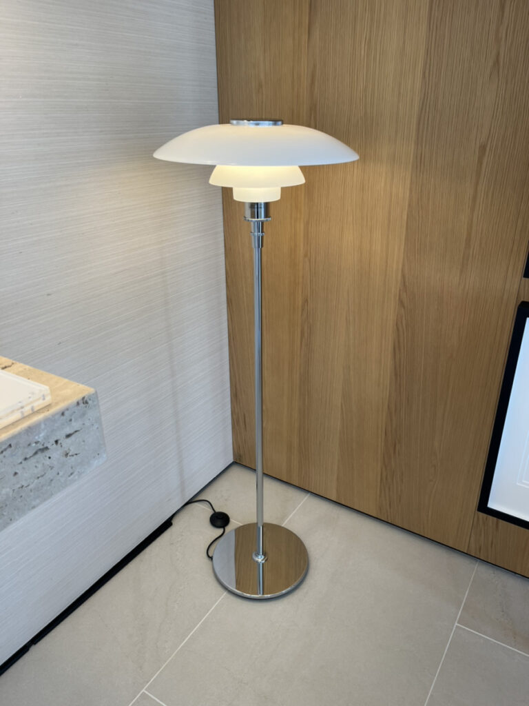 Louis Poulsen 東京ショールーム | SUBACO（スバコ）| 小さな家を神戸・西宮・明石で 新築戸建て注文住宅