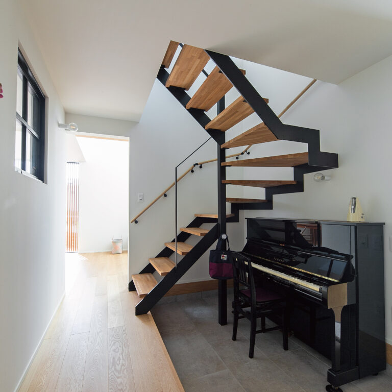 階段特集-03- | SUBACO（スバコ）| 小さな家を神戸・西宮・明石で 新築戸建て注文住宅