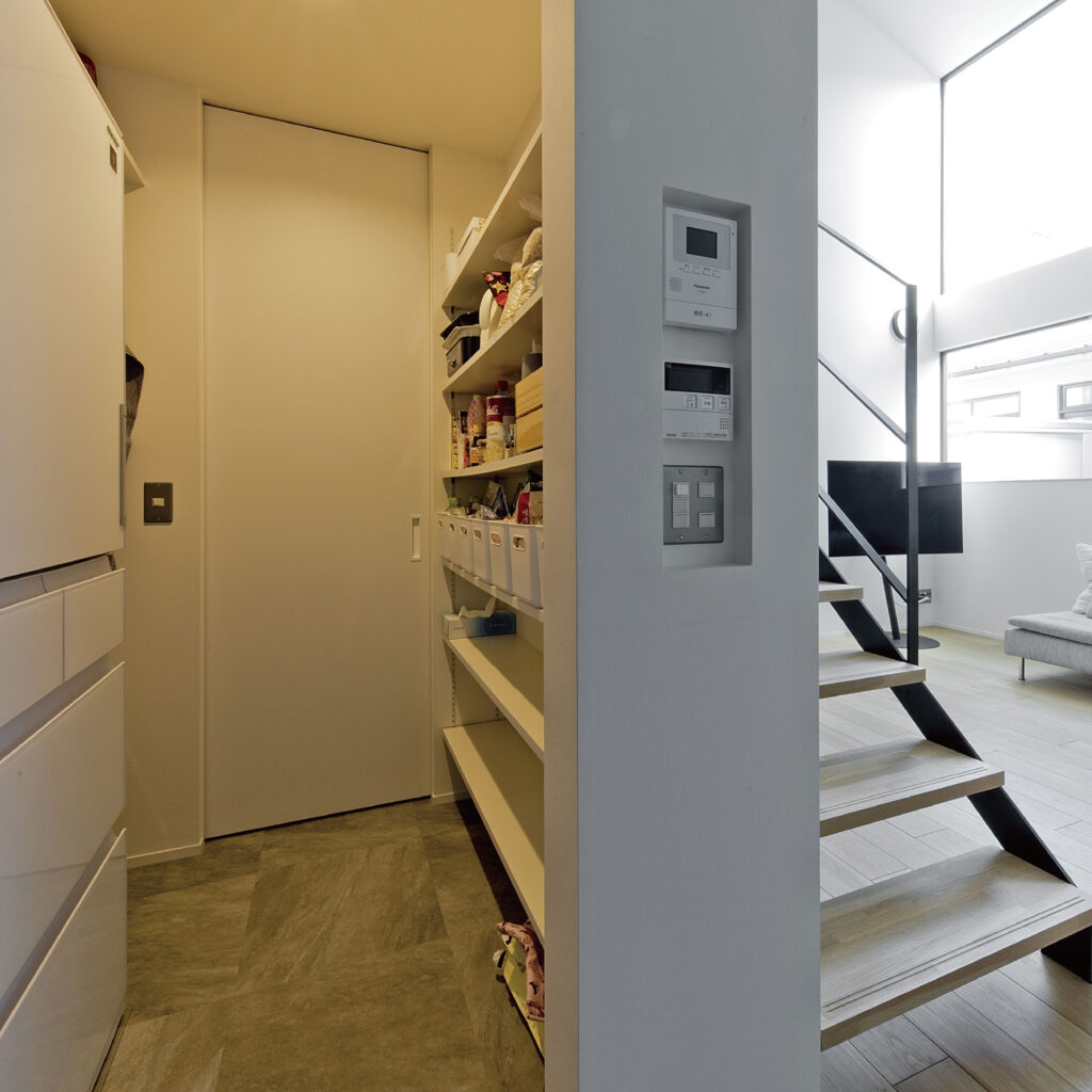 パントリーの活用法-02- | SUBACO（スバコ）| 小さな家を神戸・西宮・明石で 新築戸建て注文住宅