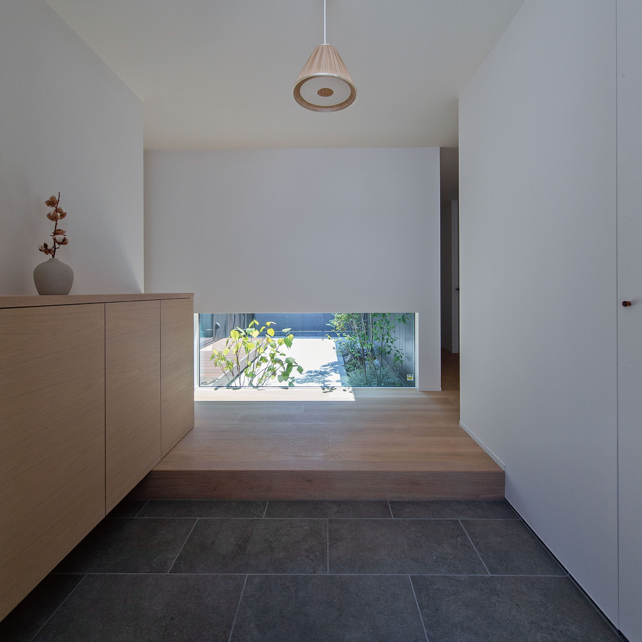 玄関の役割とデザインの基本 | SUBACO（スバコ）| 小さな家を神戸・西宮・明石で 新築戸建て注文住宅