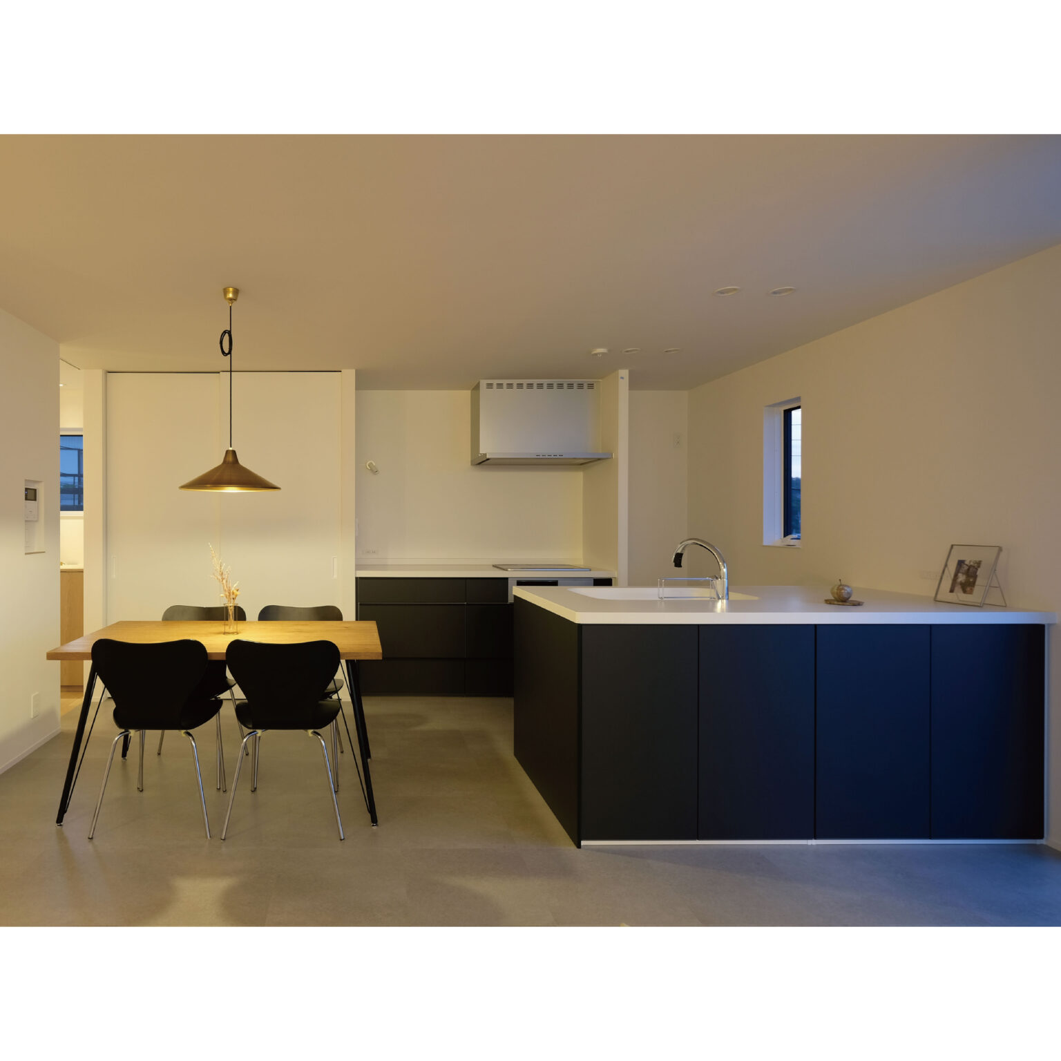 システムキッチンと造作キッチン—どちらを選ぶべき？【後編】 | SUBACO（スバコ）| 小さな家を神戸・西宮・明石で 新築戸建て注文住宅