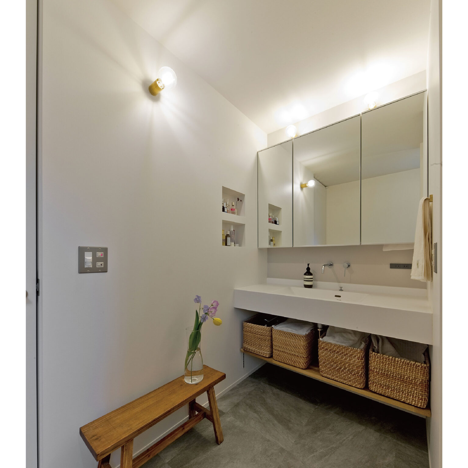 SUBACOこだわりの照明計画【トイレ・洗面スペース編】 | SUBACO（スバコ）| 小さな家を神戸・西宮・明石で 新築戸建て注文住宅